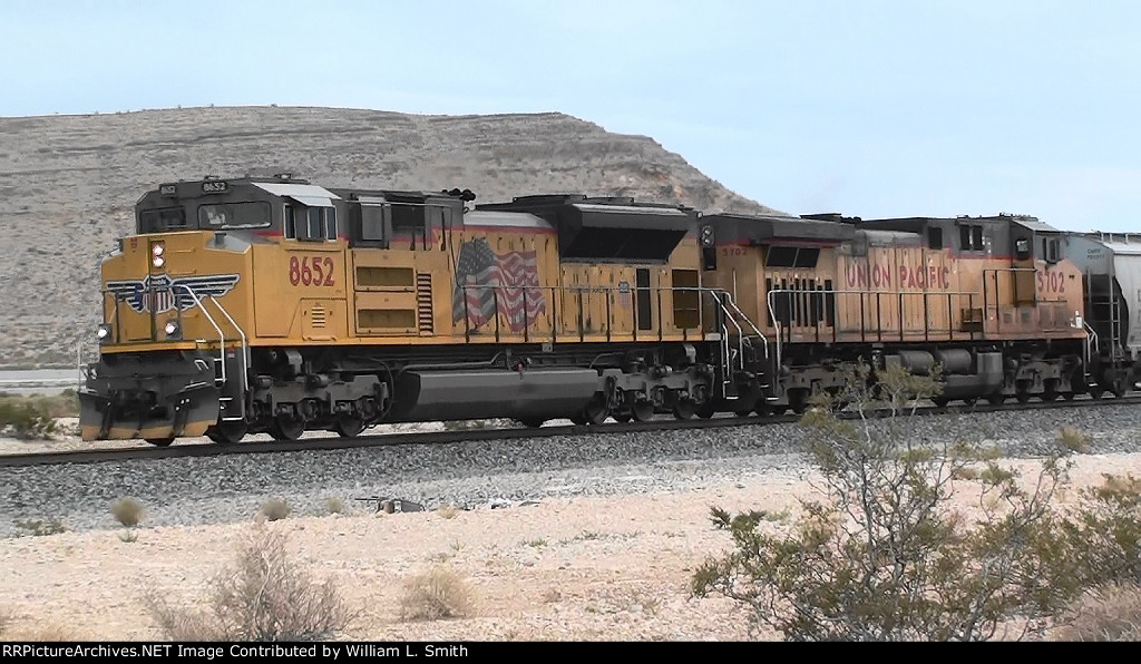 WB Covered Hooper Unit Frt at Erie NV -3